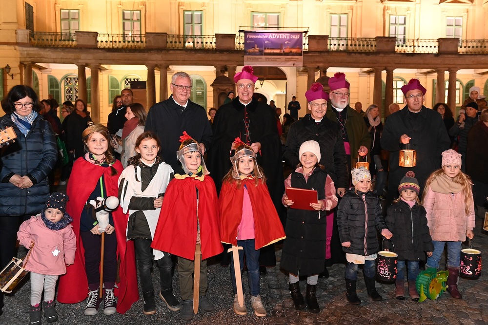St. Martinsfest - Laternenumzug und Kindersegnung